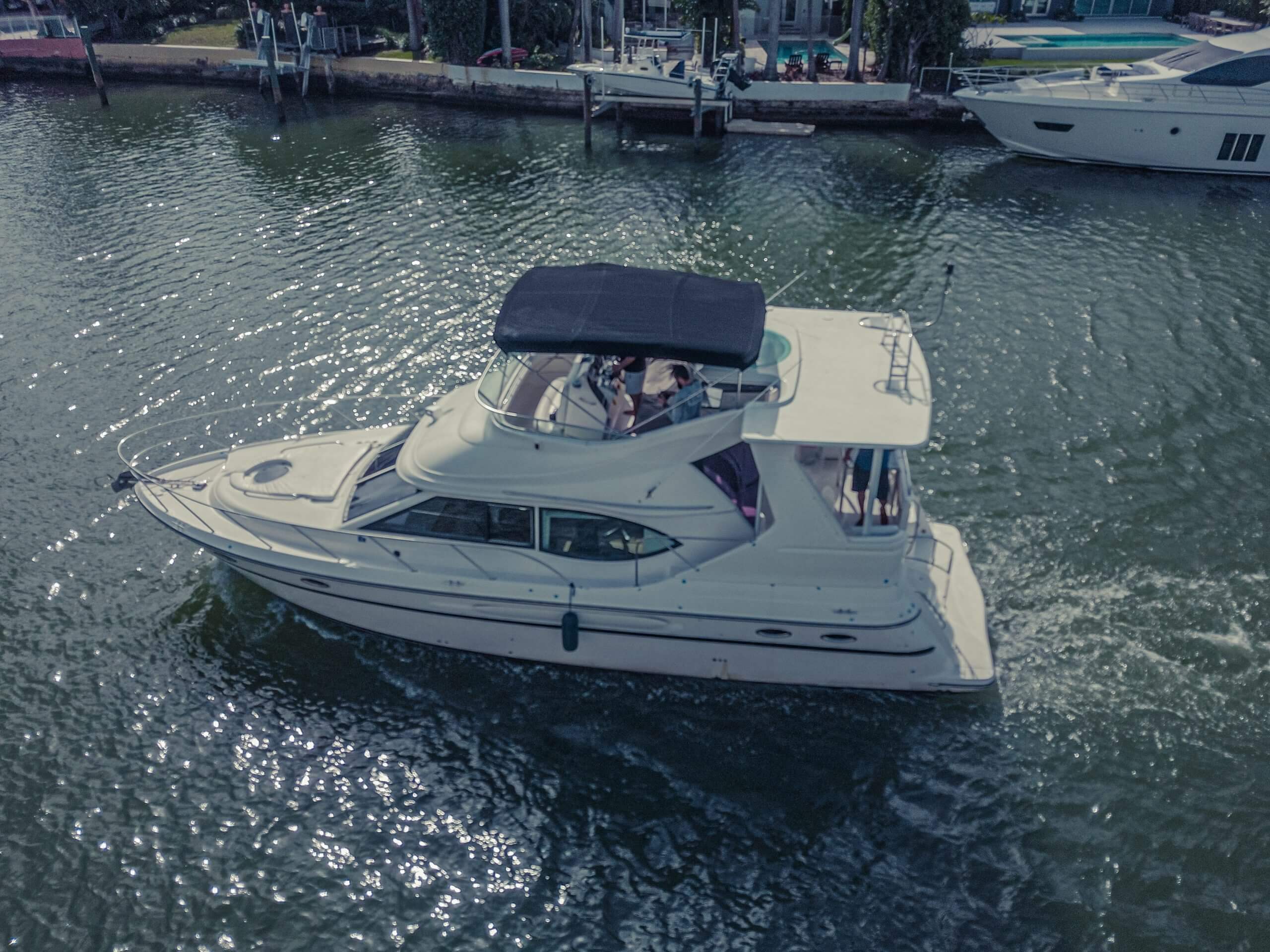 44' Maxum Flybridge - Boat & Yacht Rentals near Bay Harbor | Premier ...
