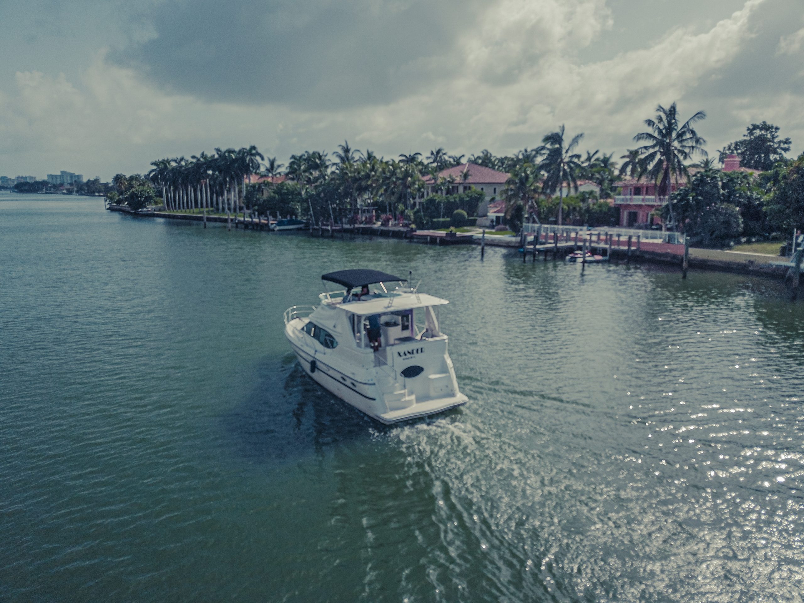 44' Maxum Flybridge - Boat & Yacht Rentals near Bay Harbor | Premier ...