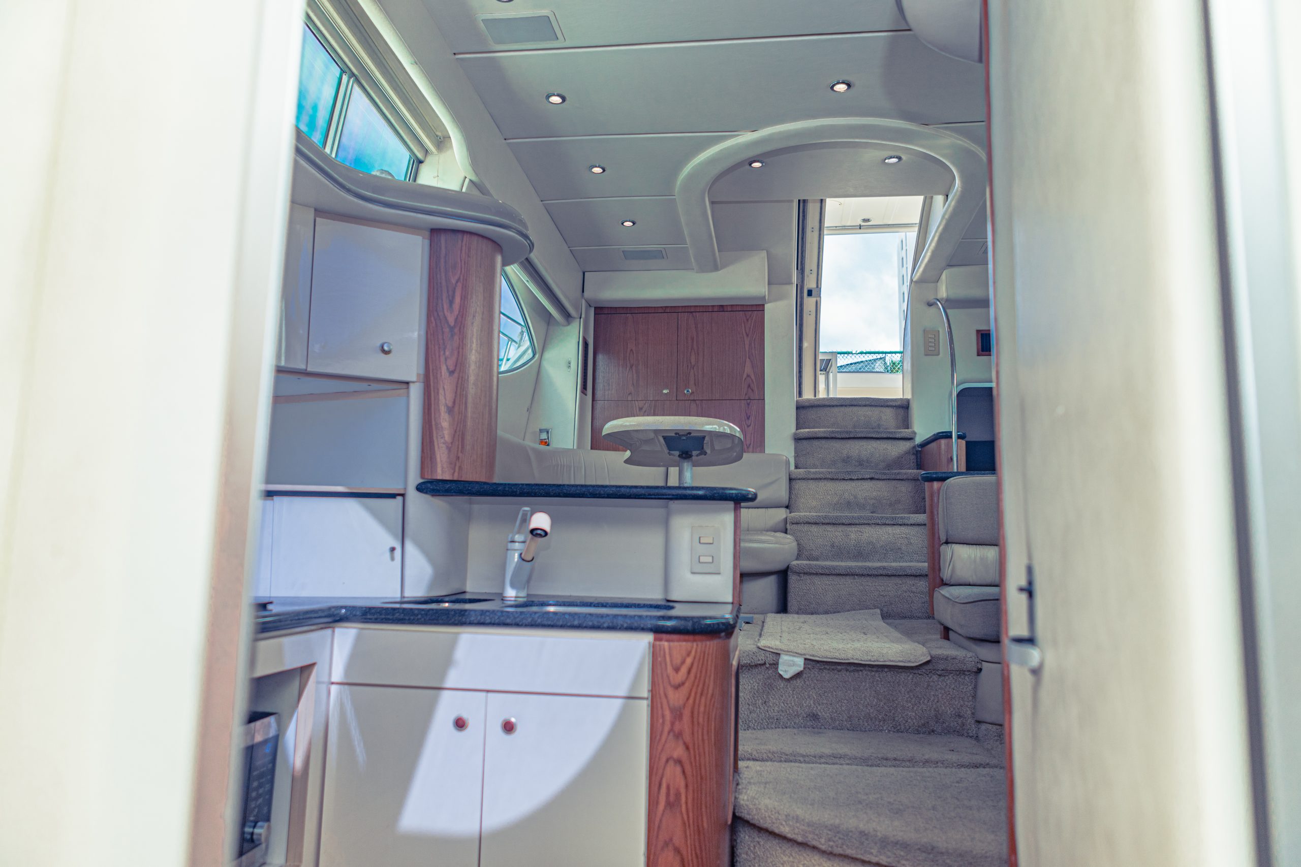 44' Maxum Flybridge - Boat & Yacht Rentals near Bay Harbor | Premier ...